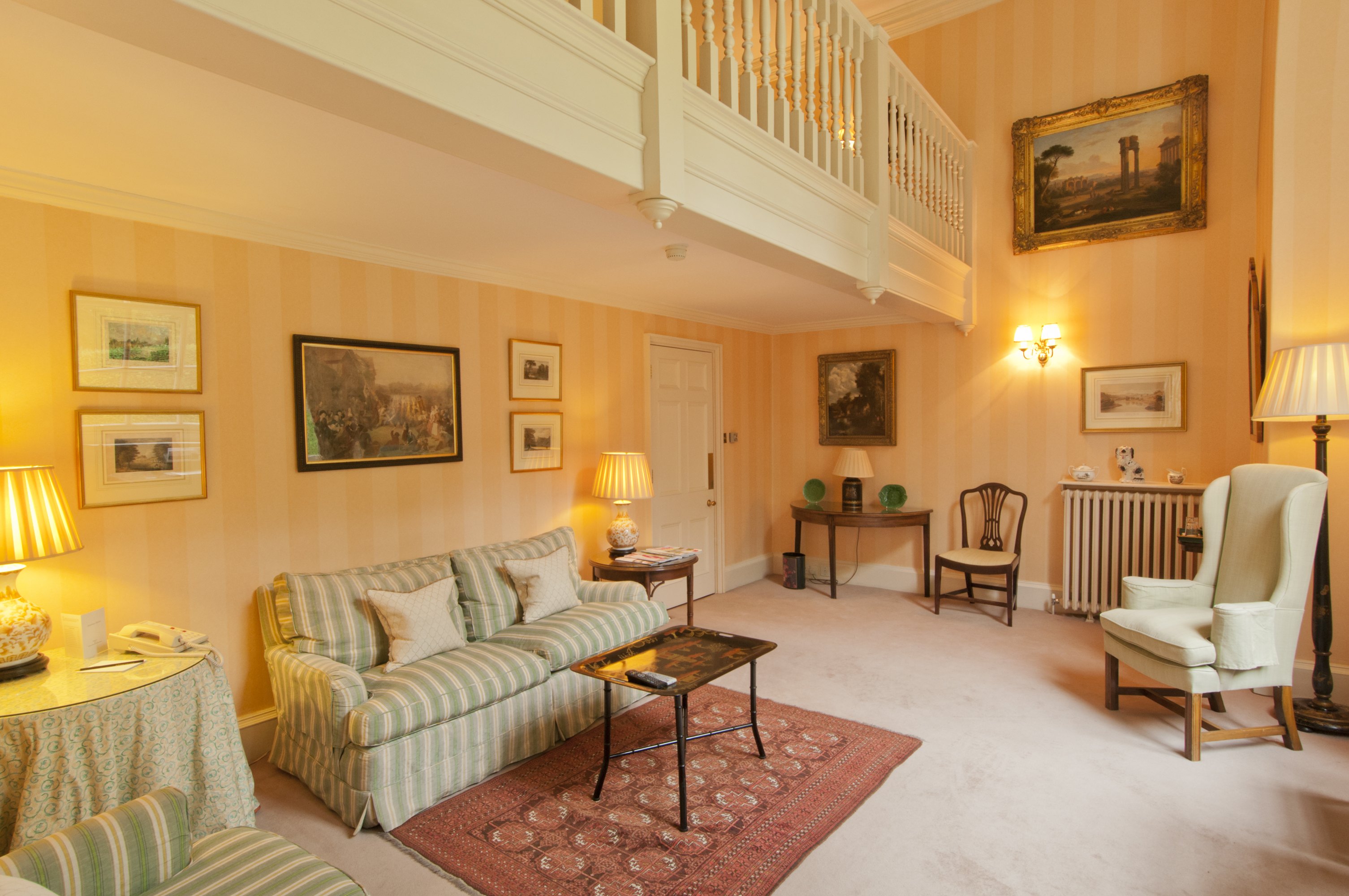 Hartwell House - Bedroom & Suites