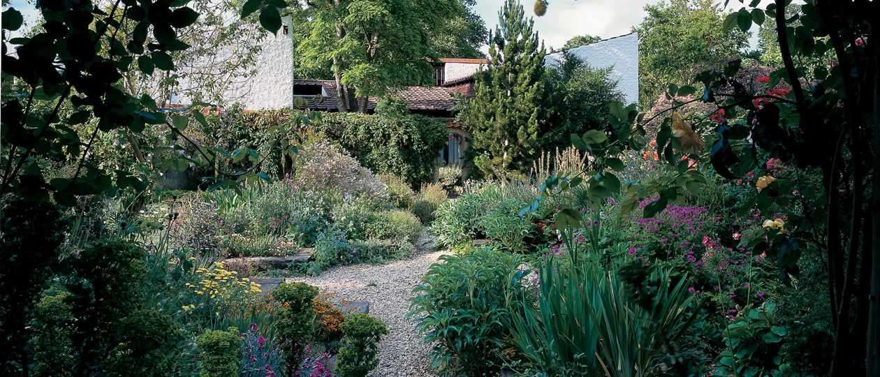 Visit Turn End Garden, Haddenham | Hartwell House Visit Turn End Garden, Haddenham | Hartwell House